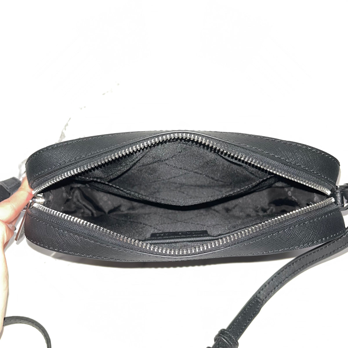 WOMENS Michael Kors Jet Set Crossbody – Sandy's Savvy Chic Resale Boutique